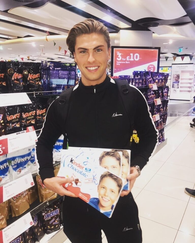 «The kid on the Kinder chocolate bar now!»: The adorable boy on the ...