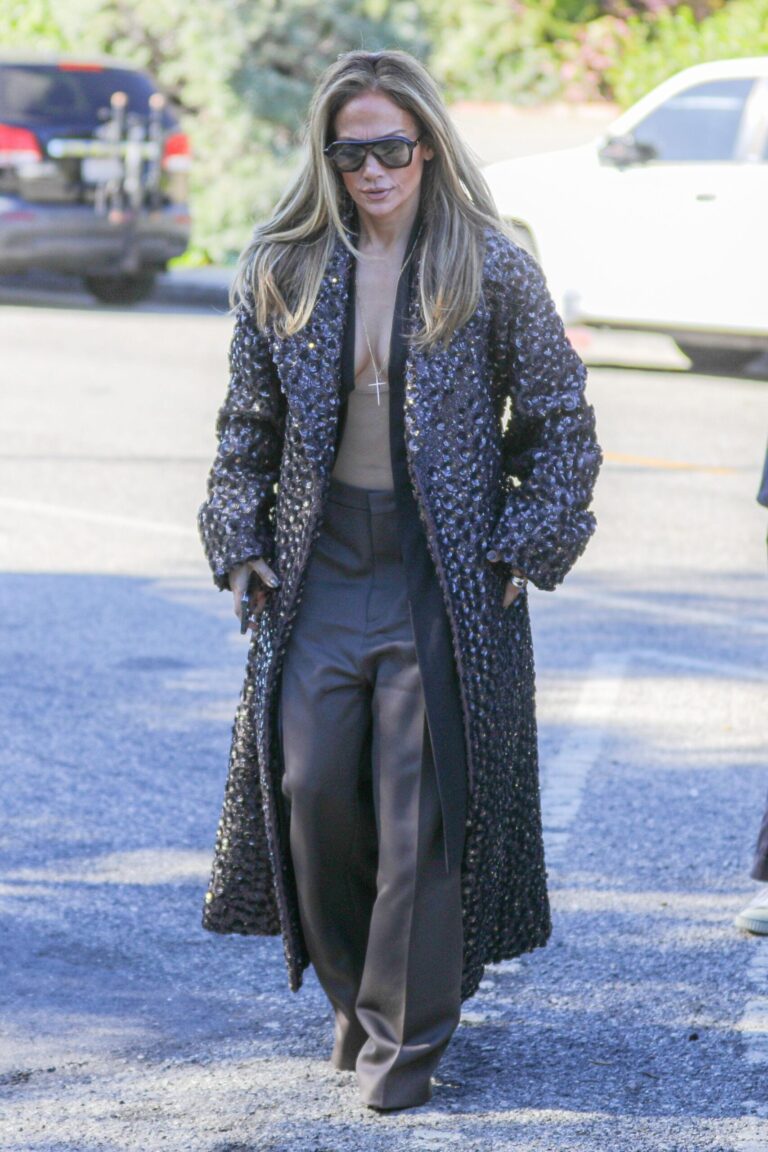 «How did Affleck let her go out in this?» The attention-grabbing look ...