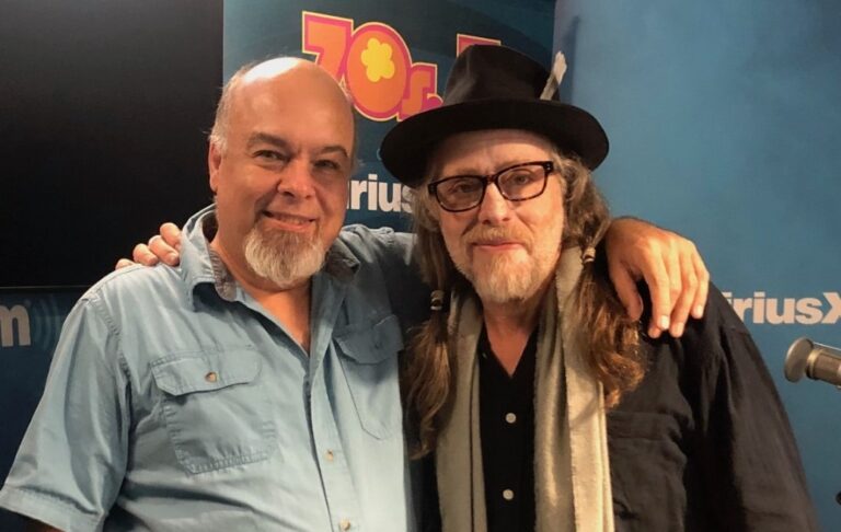 «With huge bags under the eyes, greyed beard and glasses!» This is what ...