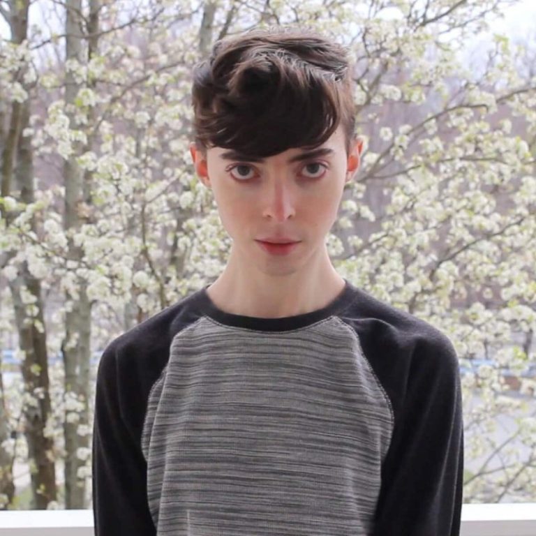 One Look and You’ll Think He’s a Teen — But His Lifestyle Tells a ...