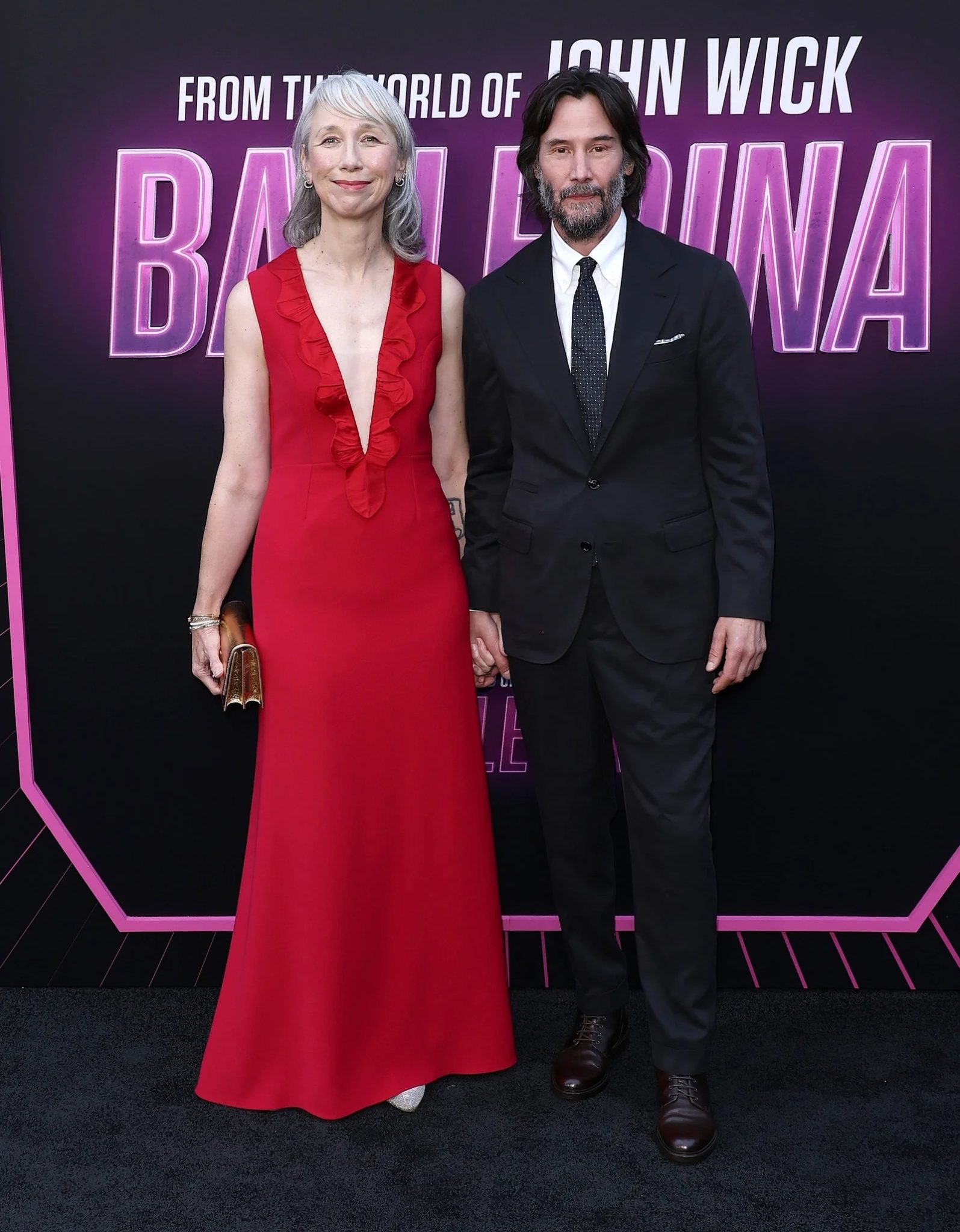 “Keanu Reeves Stands Proudly Beside His Fiancée—Despite Severe ...
