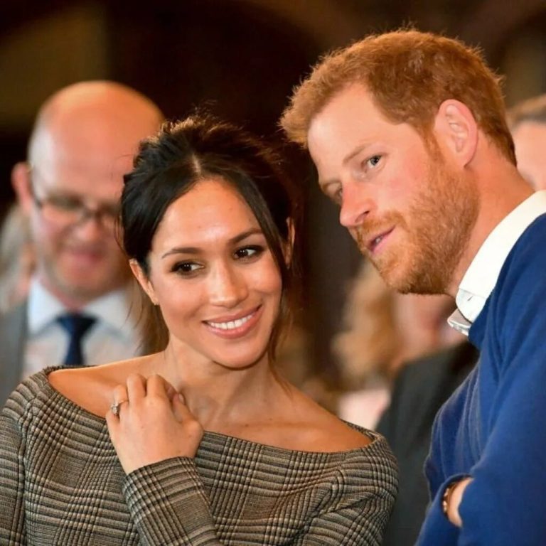 A Kiss That Broke the Internet: Meghan & Harry Heat Up the Holidays in ...