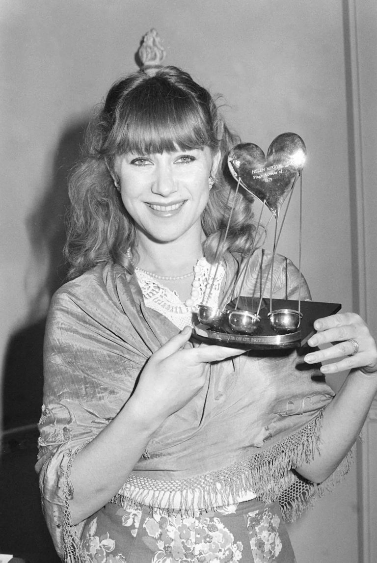 Helen Mirren Shares an Archive Photo. She Breaks the Beauty Myth — and ...