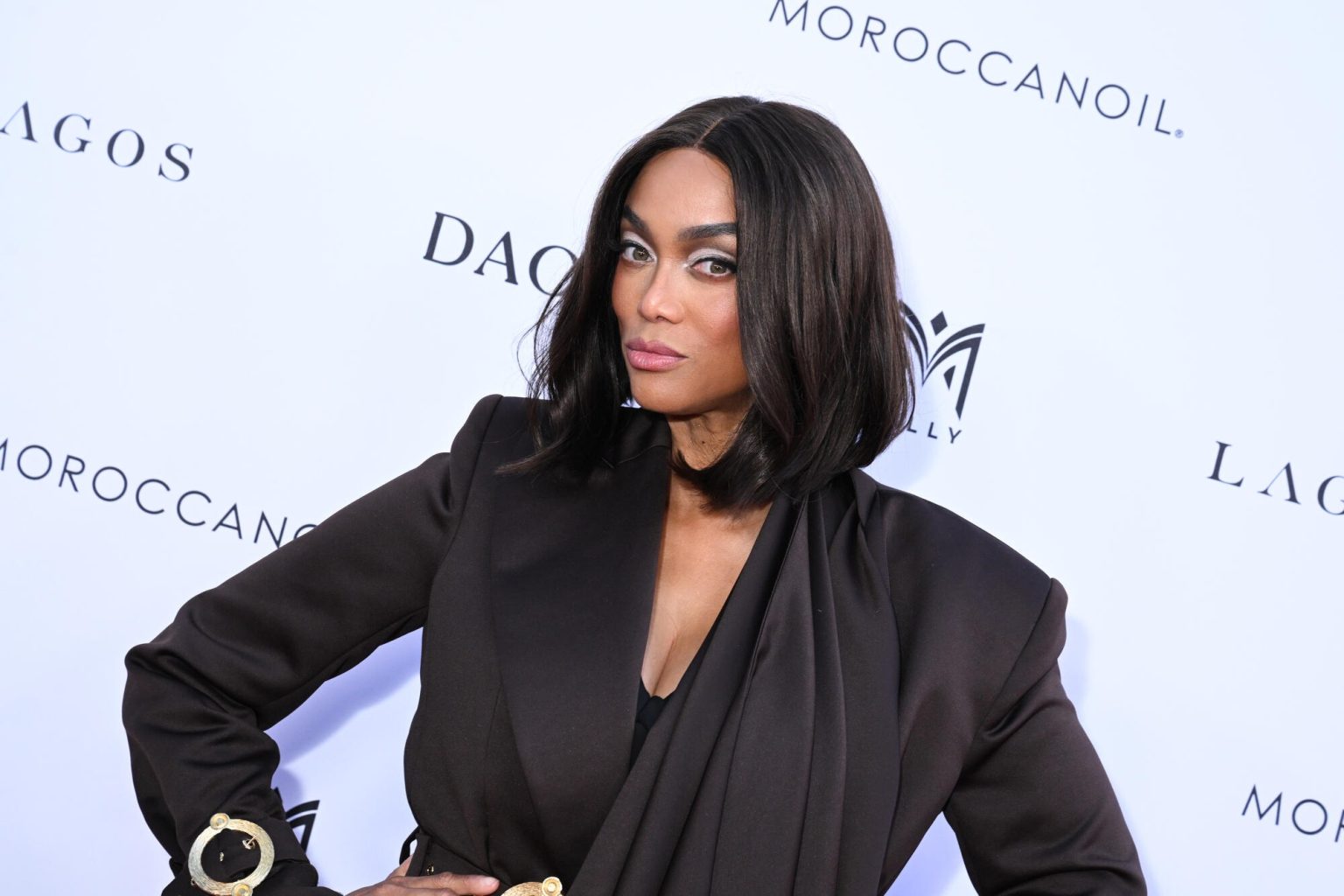 What Happened to Tyra?! Her New Retro Pixie Look Is the Boldest ...