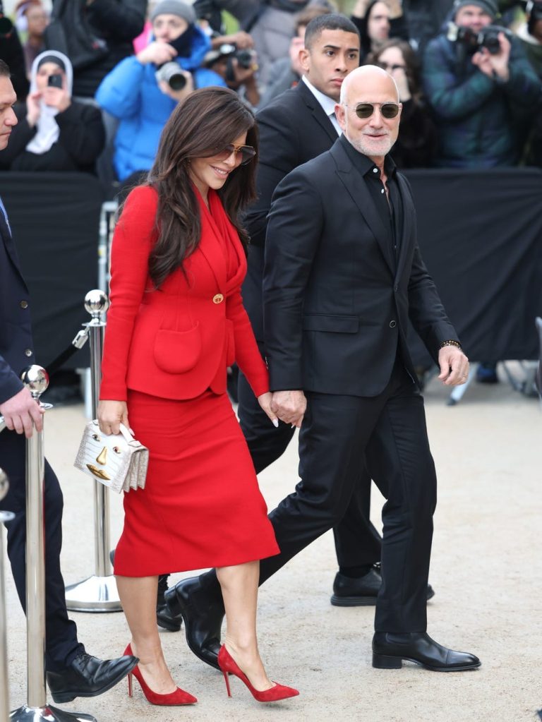 Lauren Sánchez Bezos turns Paris Couture Week crimson at Schiaparelli ...