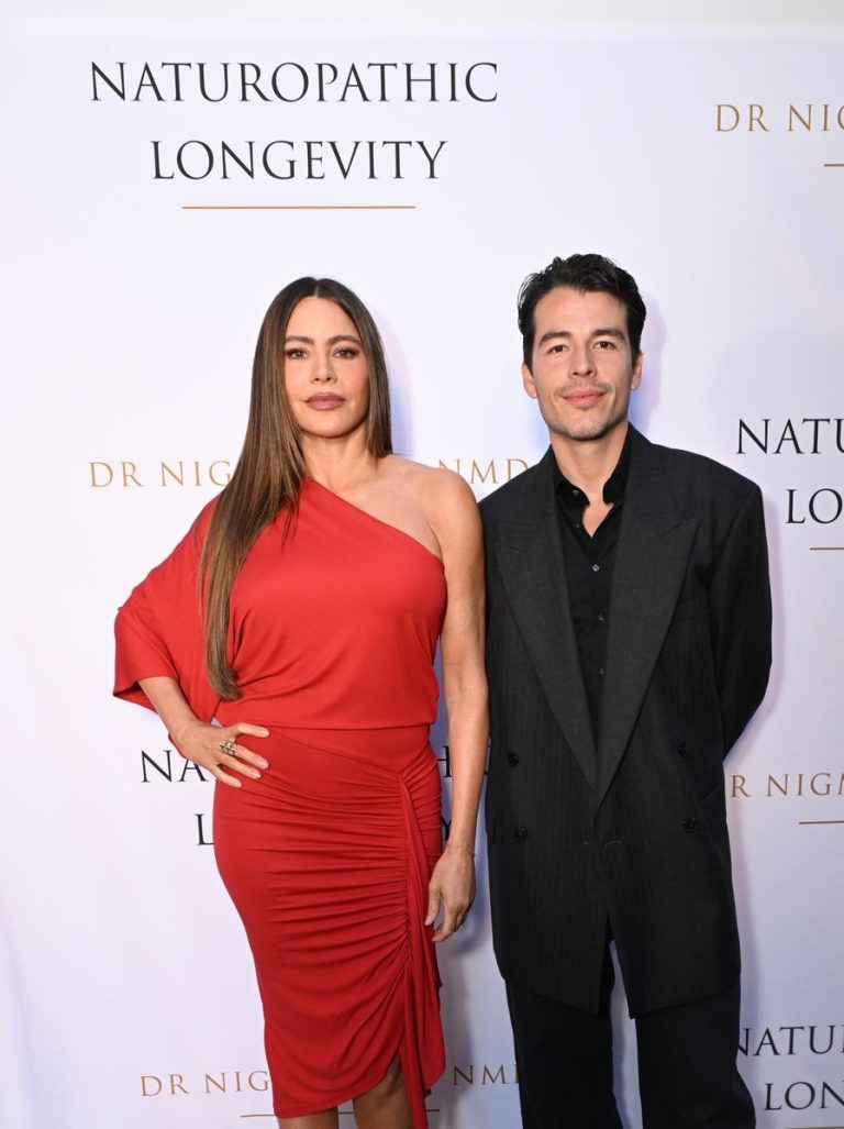 Sofía Vergara Turns Heads In Fiery Red Dress During Beverly Hills Night ...