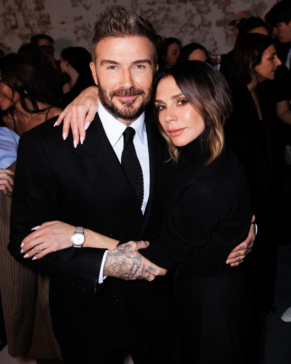 Victoria Beckham viste hvordan man kan gå med miniskjørt i en alder av ...
