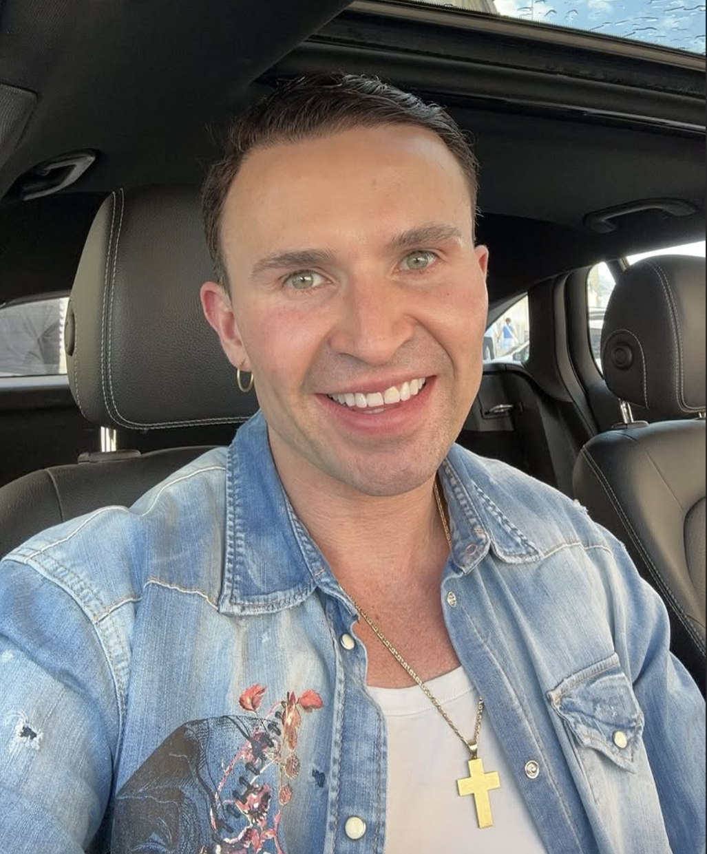 Opsigtsvækkende syn: Gustav set sammen med gravid veninde i ...