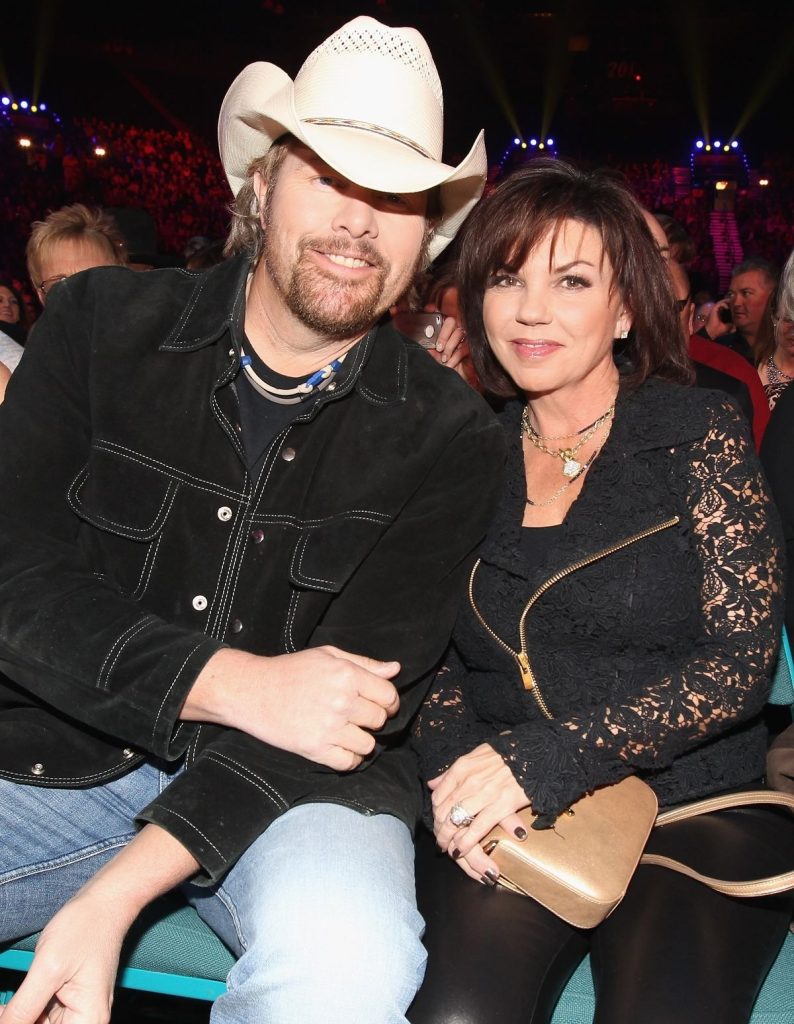 La historia de la familia de Toby Keith: La verdad tras sus «grandes ...