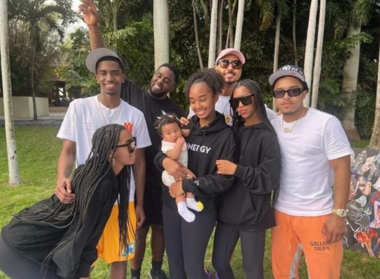 P. Diddy réunit les enfants de ses différents mariages et pose pour une photo de famille ...